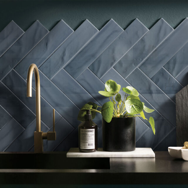 How To Choose The Right Tiles For A Kitchen Splashback